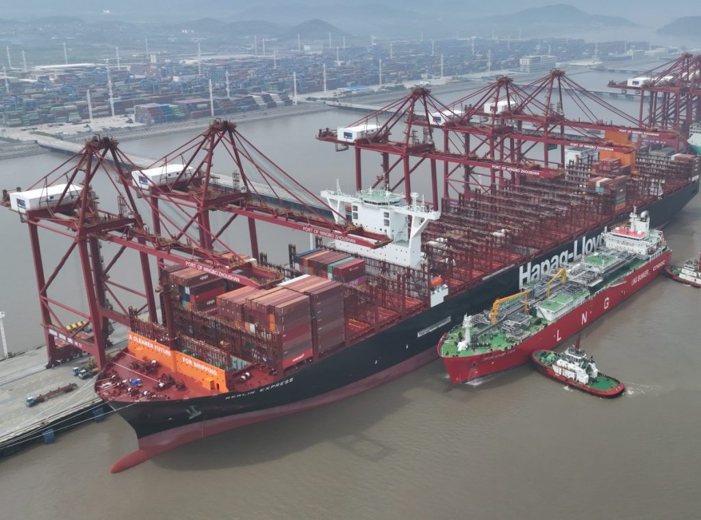 World Fuel Services completes first LNG bunkering in China