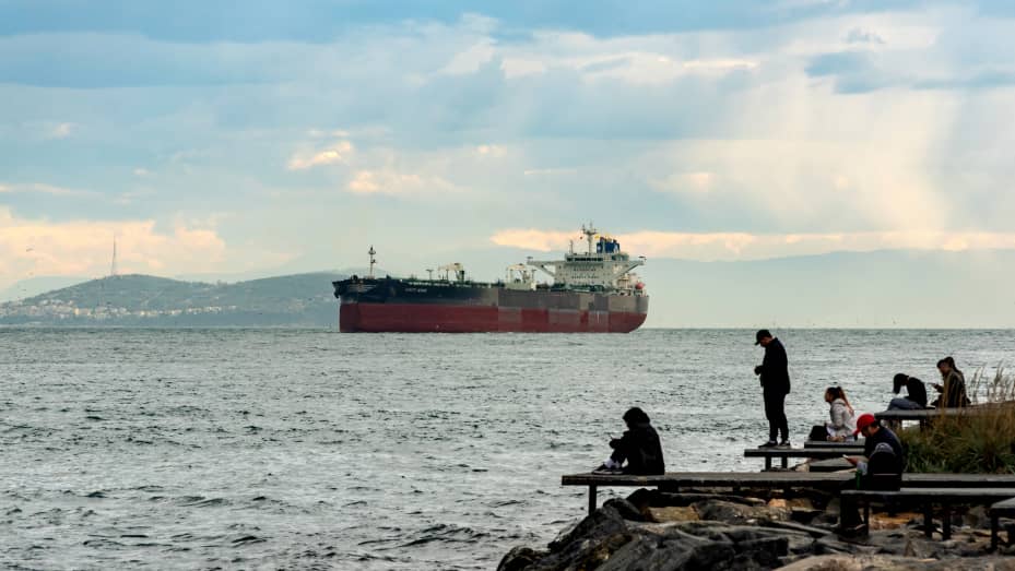 Oil tankers continue Red Sea movements despite Houthi attacks