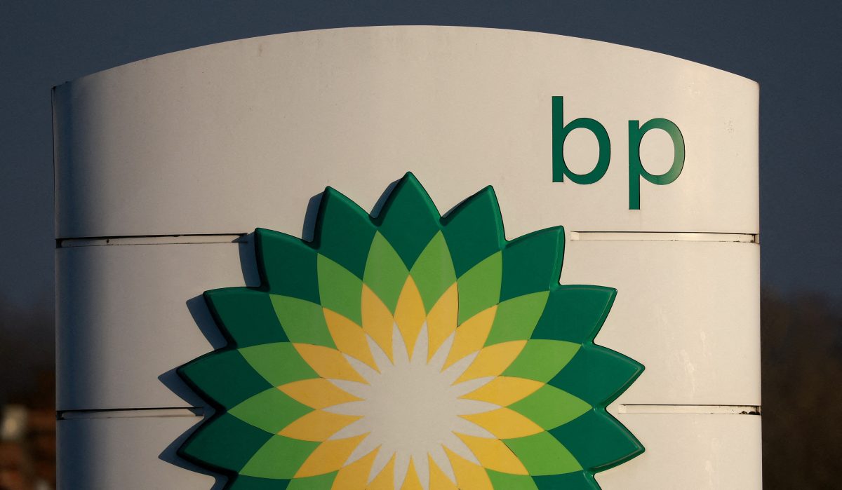BP abandons goal to cut oil output, resets strategy