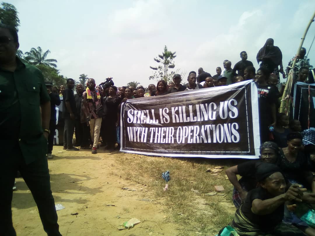 Ogale community protests as UK court begins hearing on farmers vs Shell ...