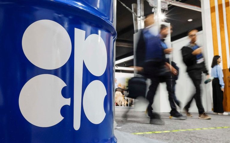 OPEC April oil output edges lower despite plans for hike, survey finds