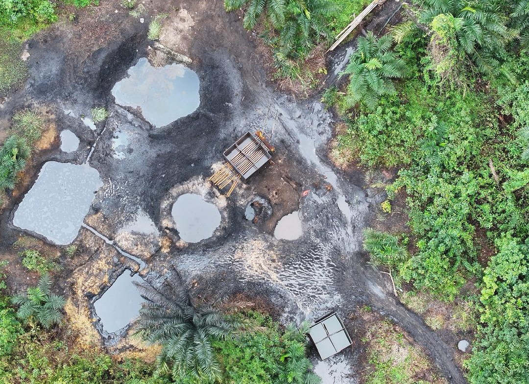 Navy destroys four illegal refineries, seizes stolen crude in Rivers