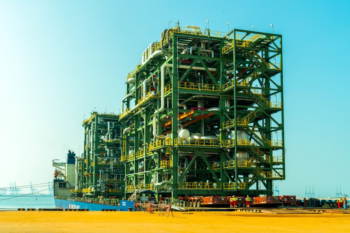 Mammoet delivers record UAE loadout for major gas development